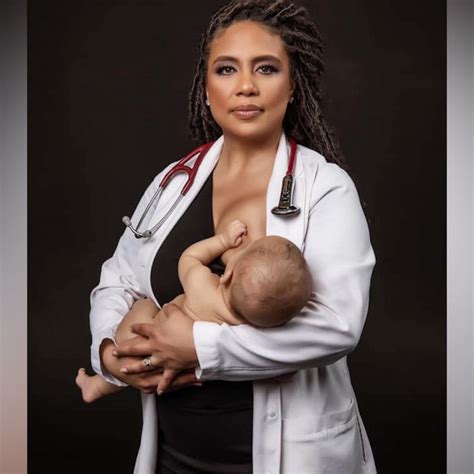 Healthcare Worker Mom Shares Powerful Breastfeeding Photo To Help Empower Others Good Morning