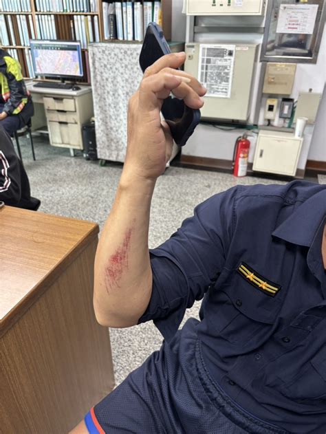 棄車逃逸女子竟是通緝犯並搜出毒品 鼓山警負傷成功逮補 民生電子報