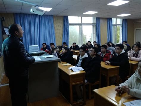 叶校长出席”筑梦航天“全省青少年航天知识大赛动员大会并做重要讲话校园新闻株洲市南方中学
