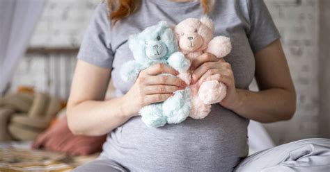 Twin Pregnancy Symptoms Complications Factors And Diagnosis