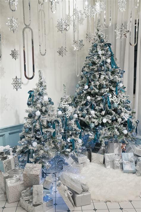 스튜디오 찬란燦爛 On Twitter 아뜰리에 크리스마스 트리의 전구들이 모두 교체되었습니다 🎄