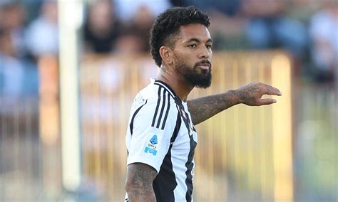 Juventus Perché Douglas Luiz Non Gioca Lidea Di Thiago Motta E Cosa