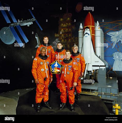 Sts 53 Crew Portrait Fotos Und Bildmaterial In Hoher Auflösung Alamy