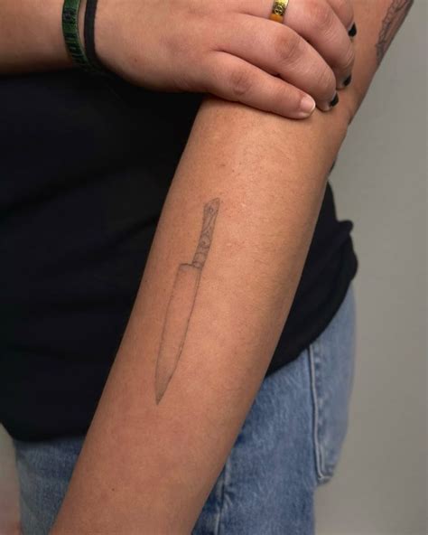 29 Knife Tattoo Designs Styles And Ideas That Cut Deep Into Meaning