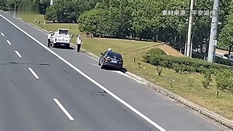 男子酒驾撞车遇交警掉头就跑凤凰网视频凤凰网