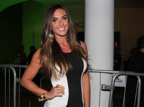 Ego Nicole Bahls Usa Vestido Curtinho Em Festa Em São Paulo