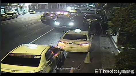 別把警察當塑膠！街頭打群架不再罰錢了事高雄新法首例動手可囚5年 Ettoday社會新聞 Ettoday新聞雲