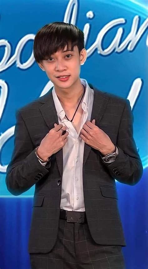 ស្រណោះណាស់ លីម តិចម៉េង បានត្រឹមយកពានទៅបង្ហាញរូបថតអ្នកមានគុណលើវិថីសិល្បៈម្នាក់