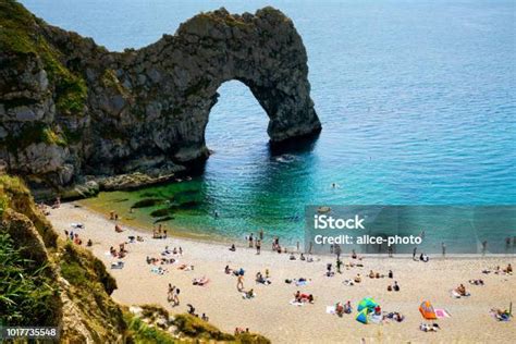 ダードル ドアジュラ紀の海岸世界遺産イギリスのドーセット アーチ型の岩のストックフォトや画像を多数ご用意 アーチ型の岩 イギリス