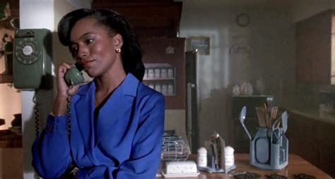 Angela Bassett 6 Trabalhos Da Atriz De Pantera Negra 2 Minha Série