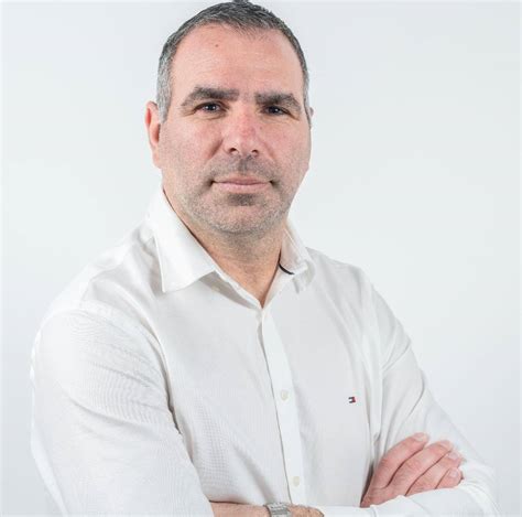 ירושלים הבוקר אנשים נאבקים אראל מרגלית Erel Margalit Facebook