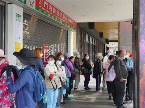 排4小時也要收藏！金酒門市爆人潮苦等「水晶生肖系列龍年金高」 生活 Nownews今日新聞