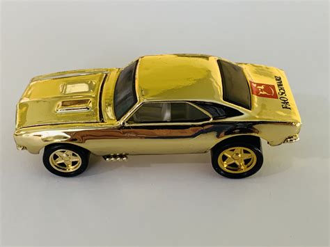 Descubrir 69 Imagen Hot Wheels Gold Camaro Abzlocal Mx