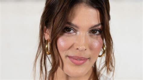 Iris Mittenaere En Sous Vêtements Seconde Peau Elle Se Dévoile