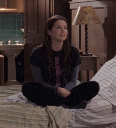 Lorelai Gilmore Outfit Gilmore Girls Coffee Gilmore Girls Outfits