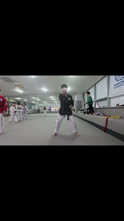 정권지르기로 휴지잡기 태권도수업 정권지르기 휴지잡기 챌린지 Youtube