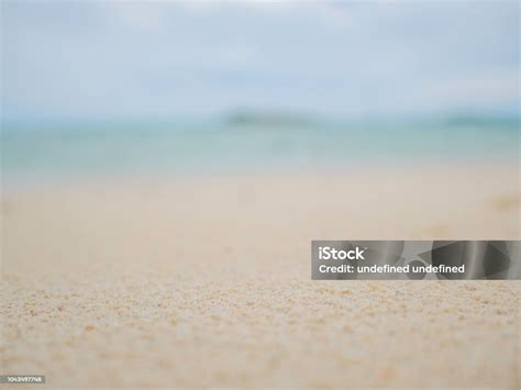 Emtry 열 대 목가적인 해변 배경입니다 하늘과 하얀 모래와 아름 다운 끝 없는 지평선 0명에 대한 스톡 사진 및 기타 이미지