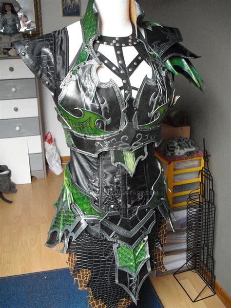 Druchii Female Armor And The Costume Unfinish By Deakath On Deviantart