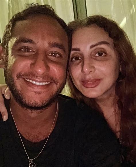 أنغام في مصر أخيراً ظهرت متعبة مع ولديها صور النهار