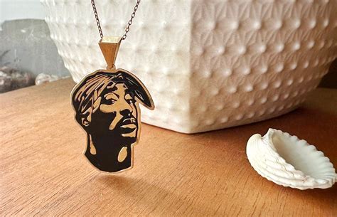 Tupac Gold Chain
