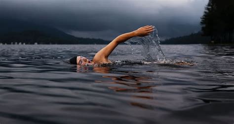 Wild Swimming Health Benefits Top 10 Reasons The Cold Water Is Good