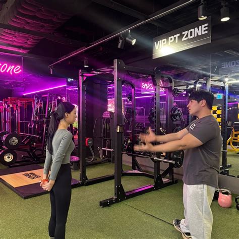 유타짐 Uta★gym 김원제 트레이너 한세희 필라테스 강사 모든 수업과 일과가 종료된 후에도 끝나지 않은 김원제 트레이너의