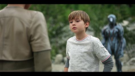 Picture Of Max Jenkins In Lost In Space Netflix Max Jenkins
