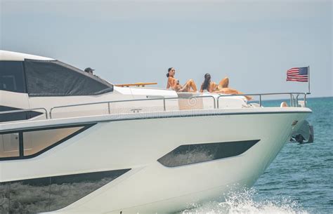 Ocean Cruising Boats At Bal Harbour On A Beautiful Summer Day Girls In
