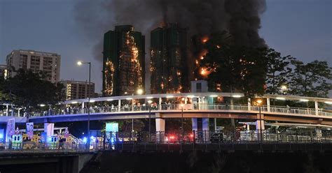 Mueren Cuatro Personas A Causa De Un Intenso Incendio Que Afecta A Varios Edificios En Hong Kong