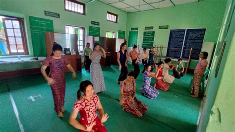 ရသေ့တောင်မြို့၌ မဟာသင်္ကြန်ကာလအတွင်း သင်္ကြန်တေးသီချင်းများဖြင့်ကပြဖျော