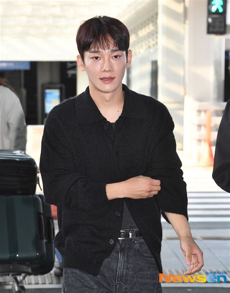 엑소 첸 멋진 남자의 출국장 멋짐 [포토엔hd]
