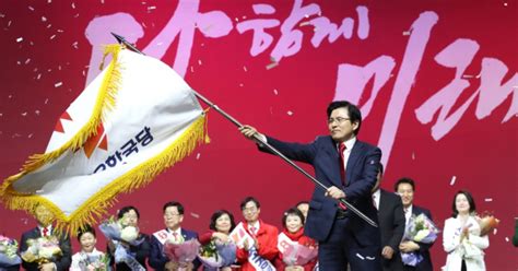 도로친박당 각 세웠던 홍준표 황교안 대표되자 결과 좋다