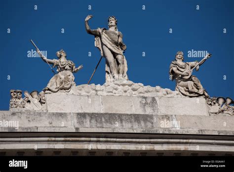 Statue Verdi Hi Res Stock Photography And Images Alamy