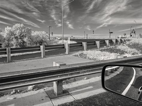 무료 이미지 검정색과 흰색 선로 고가 도로 수송 교차점 단색화 레인 2016 년 구름 난간 거울 모양