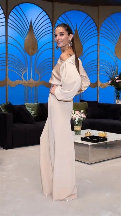 Juana Viale Impactó Con Un Look Nude Para Almorzar Este Domingo Caras