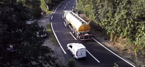 Motorista morre após carreta tombar na Serra de Petrópolis Ativa FM 104 9