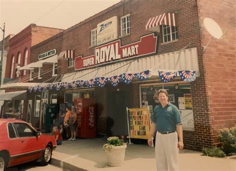 How This Tiny Rural Town Saved Its Only Grocery Store Rillinois