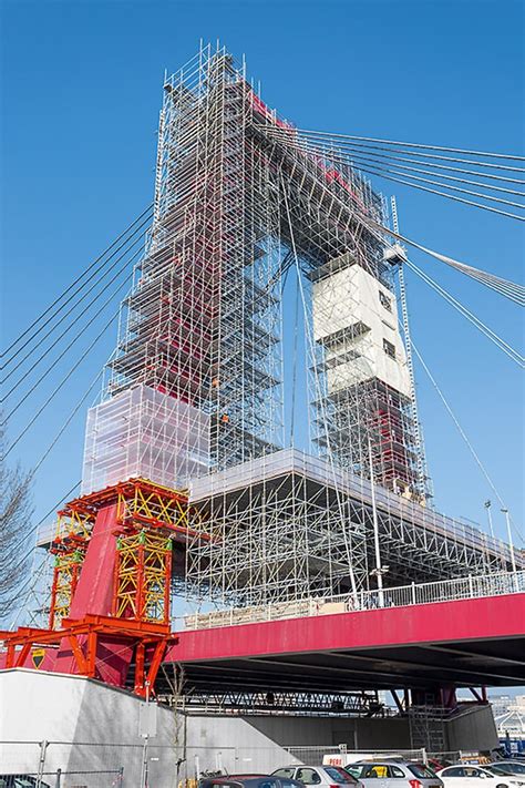 Peri System Combination For Challenging Pylon Scaffolding Peri System Combination For Challenging Pylon Scaffolding