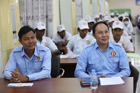 ពិធីបញ្ចូលសមាជិកគណបក្សថ្មី ដែលសុំលាឈប់ពីគណបក្ស ខ្មែរស្រឡាញ់ជាតិ ក្រោមអធិបតីភាព ឯកឧត្តម អ៊ុន