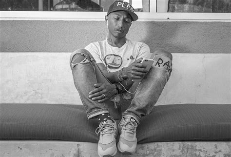 Pharrell Williams Apresenta As Inéditas “runnin” E “surrender” Midiorama