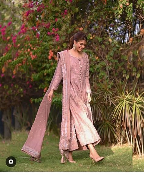Sonya Hussyn Faces Severe Backlash For Wearing Bold Eid Dress Showbiz