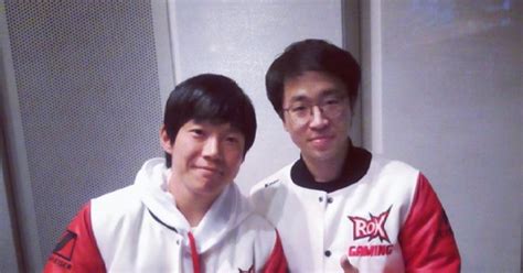 쿠단스 손병문 락스서 무릎과 한솥밥