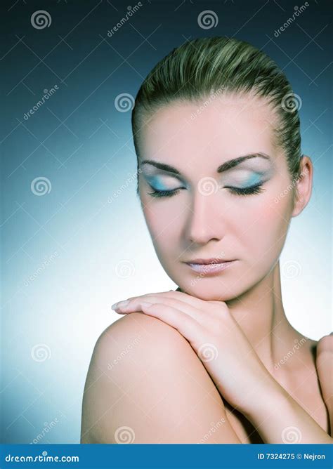 Ritratto Del Primo Piano Della Donna Immagine Stock Immagine Di