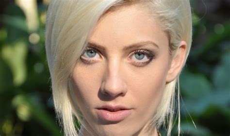 Agency Models Ruby Baker Viaja Dia 20 Agora Para Uma Temporada De 6