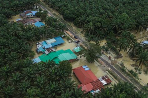 Irrigation And Drainage Dept Issues Flood Risk Warnings For Johor Sarawak