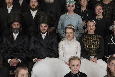 Unorthodox 2020 Crítica Apasionante Miniserie De Netflix Que Sabe