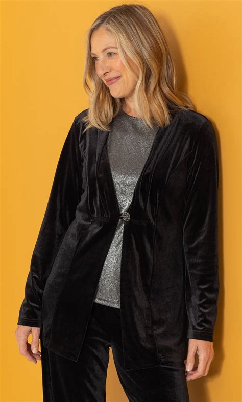 Anna Rose Velour Jacket With Diamante Button In Black Klass