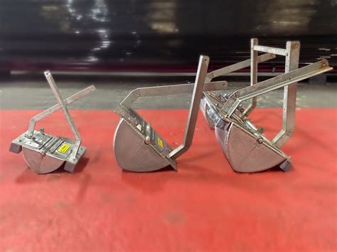 Van Veen Grabs In Three Sizes Available For Rental From Eel