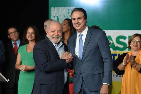 Lula defende fim de programa para escola cívico militar Se cada estado quiser continuar