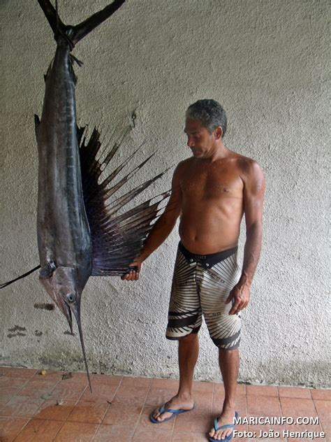 Pescador fisga peixe raro no mar de Maricá Maricá Info Portal de notícias de Maricá e região